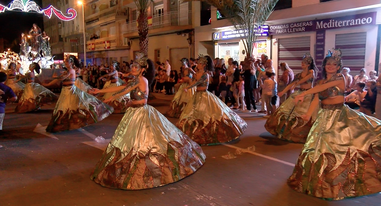 El Desfile marca un intenso fin de semana de Fiestas en El Altet ...