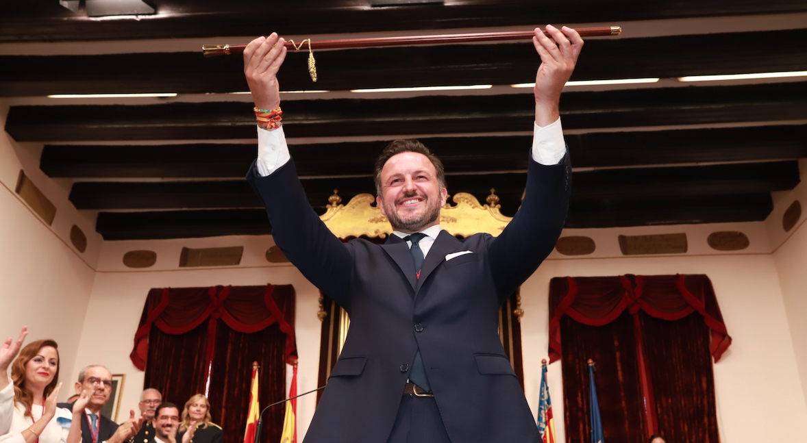 Pablo Ruz (PP) ya es alcalde de Elche con el apoyo de VOX - Versión Radio